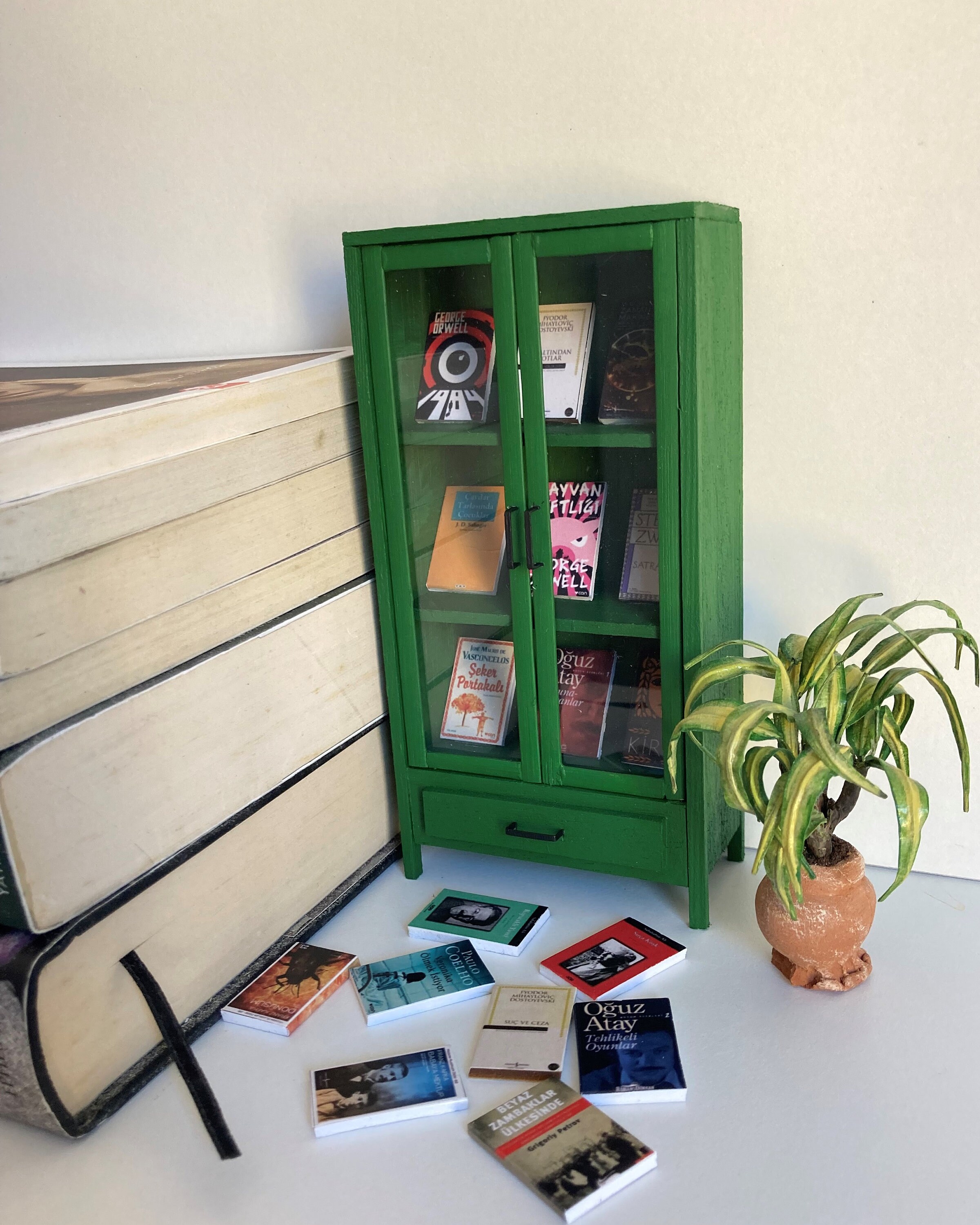 Miniature Bookshelf-dollhouse Miniature Bookcase / Bookshelf Decoration ...