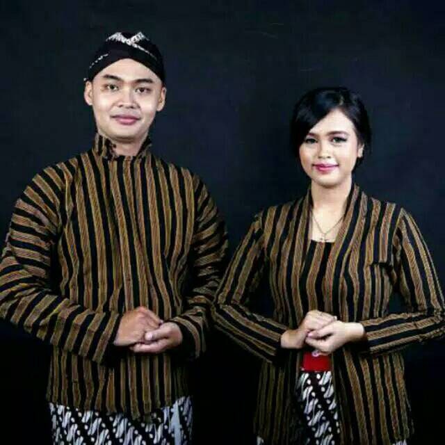 Javanese Traditional Clothes | Surjan Lurik Shirt | Kebaya Blangkon ...