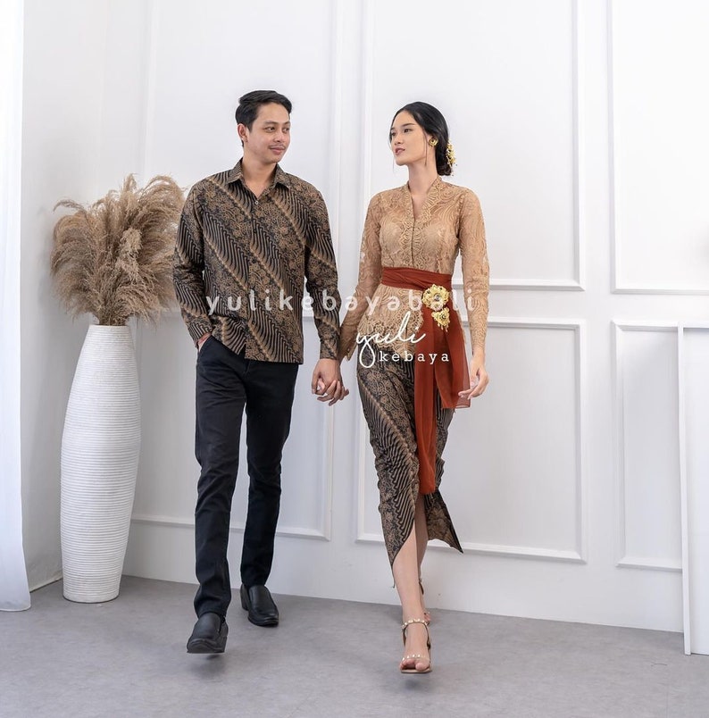 Kebaya Couple Set | Full Set of Kebaya Dress and Men's Batik Shirt ...