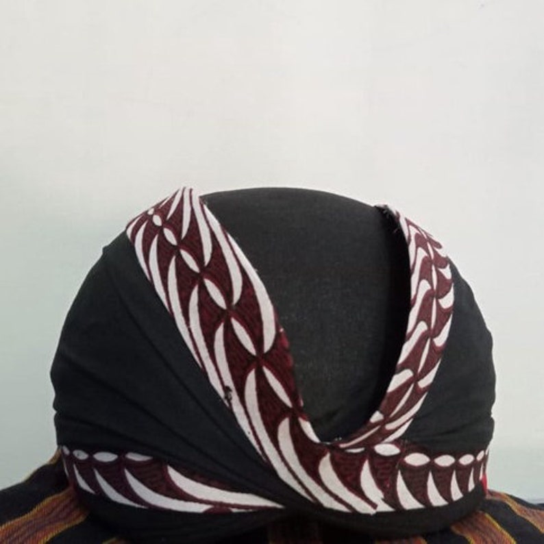 Javanese Traditional Clothes | Surjan Lurik Shirt | Kebaya Blangkon ...