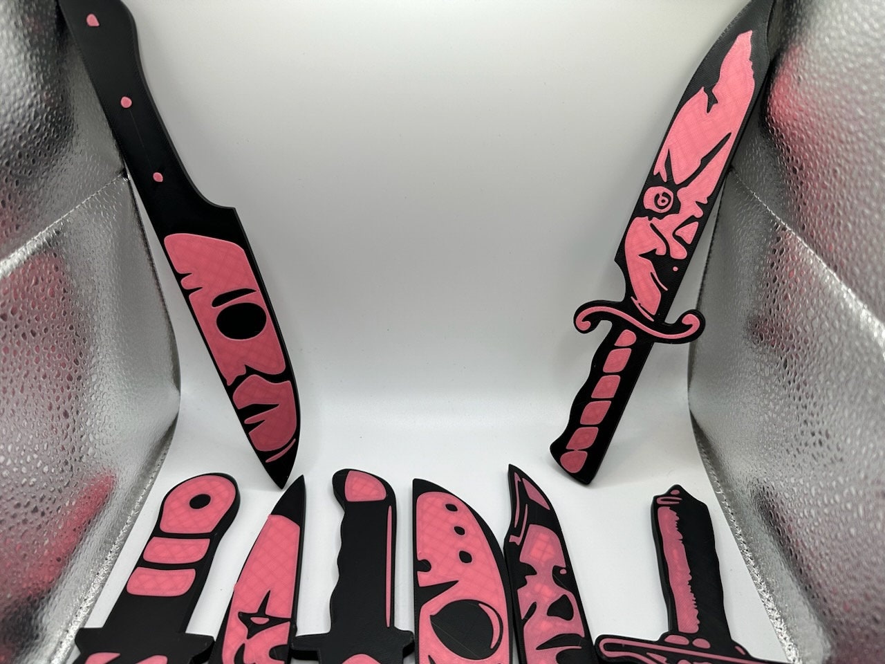 Horror Knife Set Pink 8 Pieces Ghost Face, Jason, It, Chucky, Freddy ...
