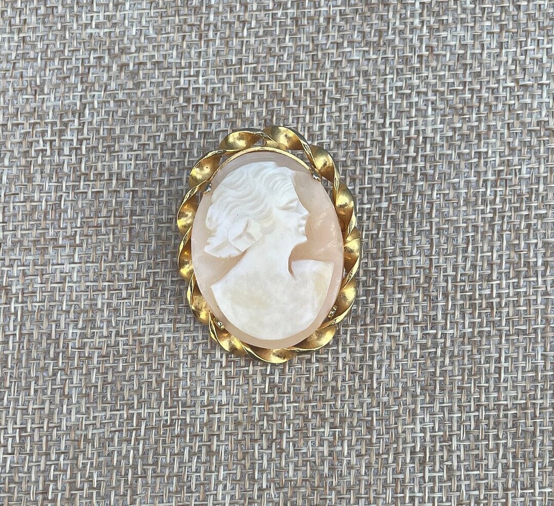 Vintage Shell Cameo Brooch - Etsy