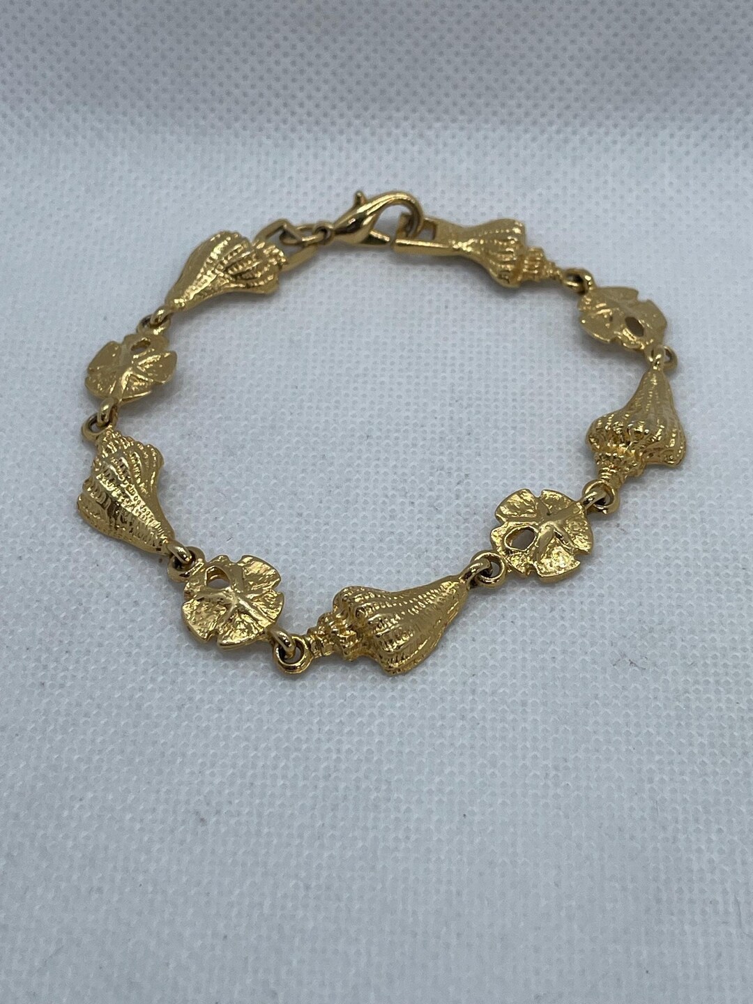 Vintage Gold-tone Seashell and Sand Dollar Charm Bracelet. - Etsy