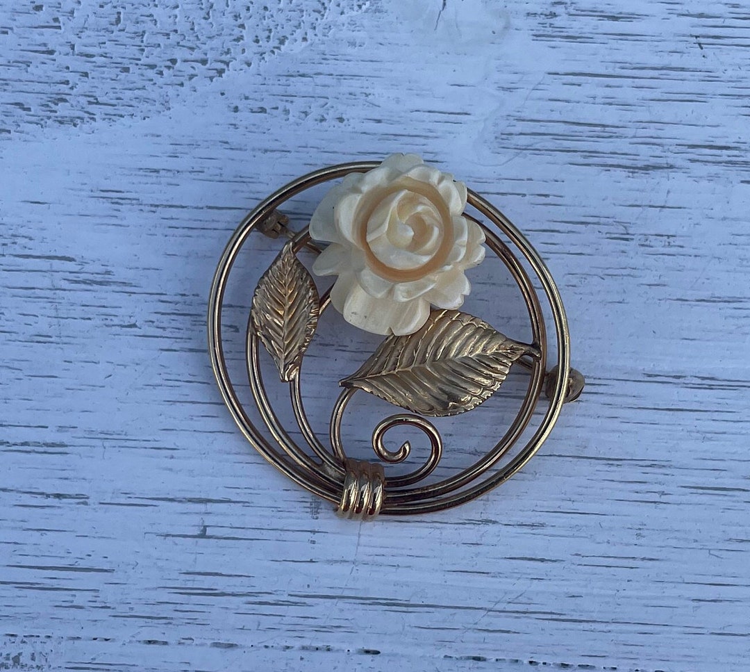Vintage 1/20 12k GF Flower Brooch With Gold Leaves - Etsy