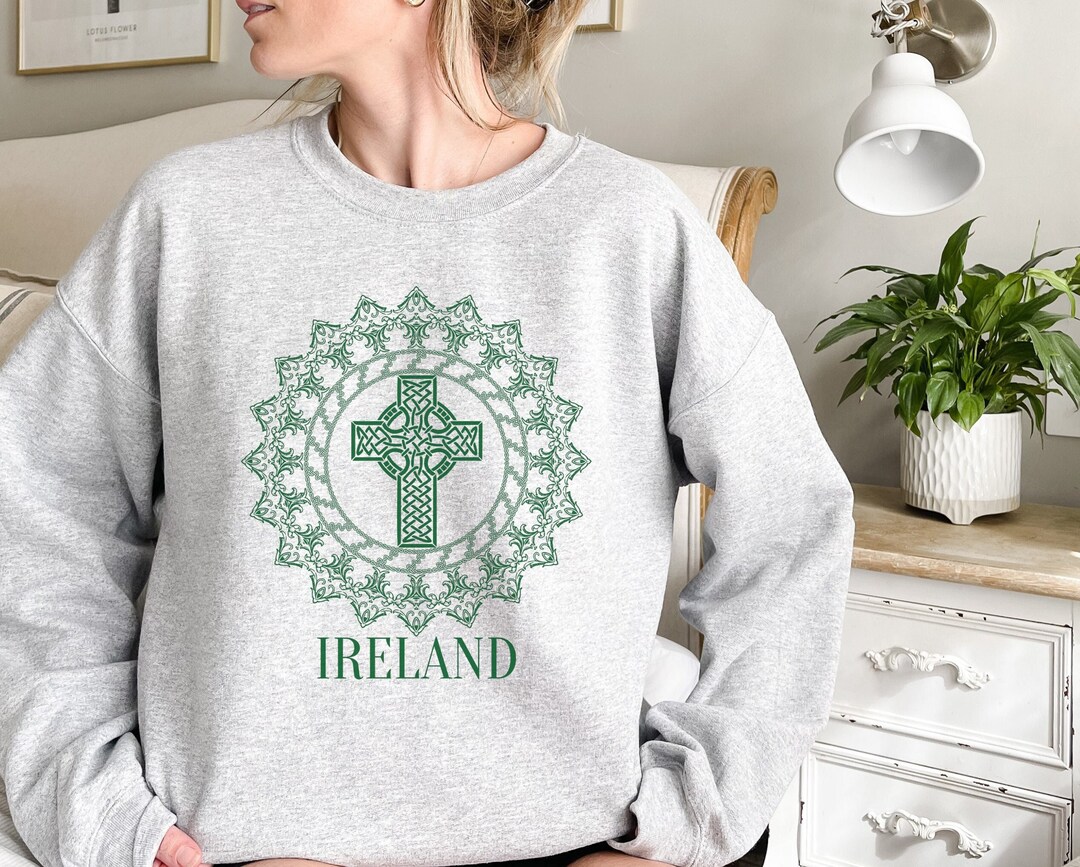 Celtic Cross Ireland St. Patrick's Day Crewneck Sweatshirt, Irish St ...