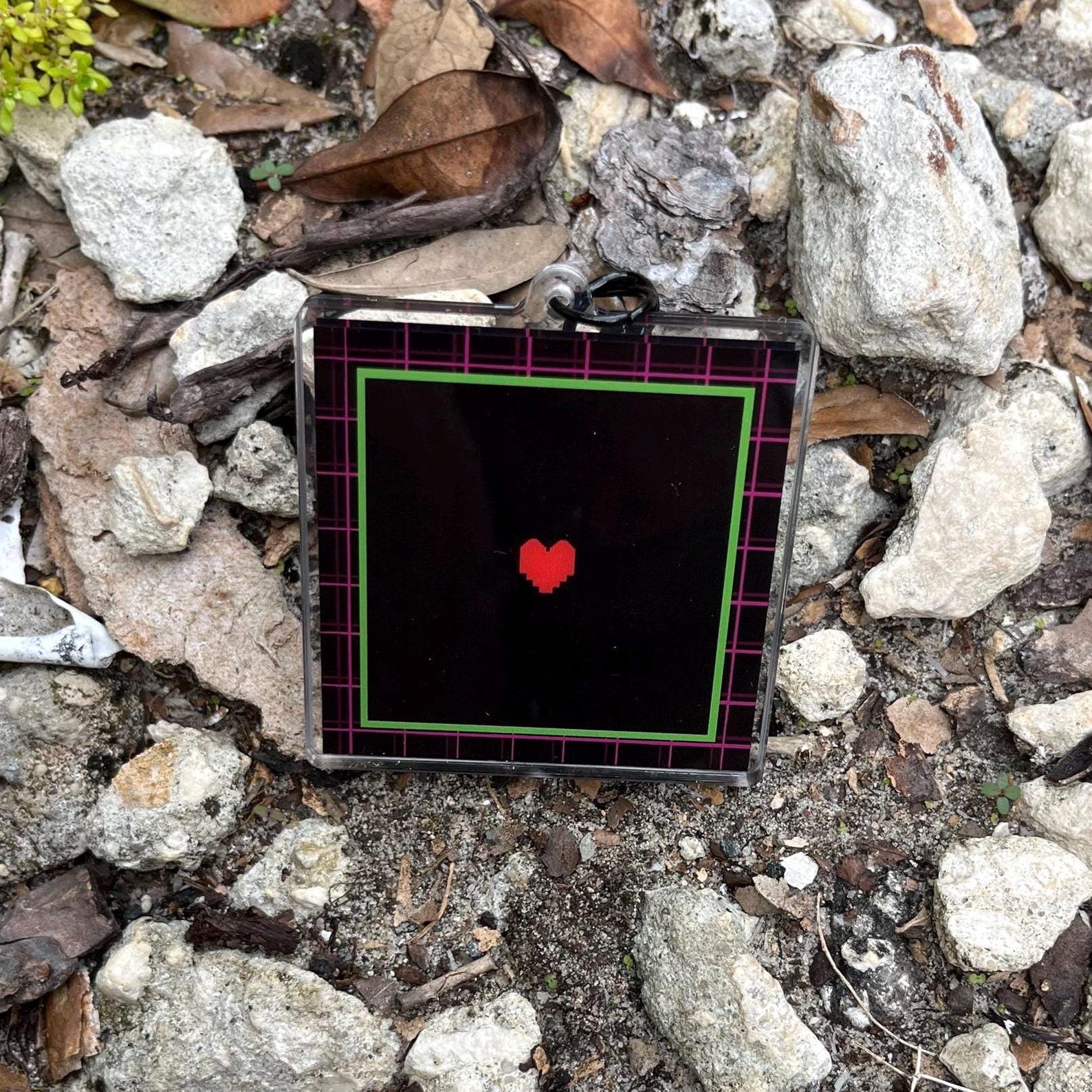 B Grade Sale - Deltarune - Battlebox Shaker Keychain - Kris, Ralsei ...