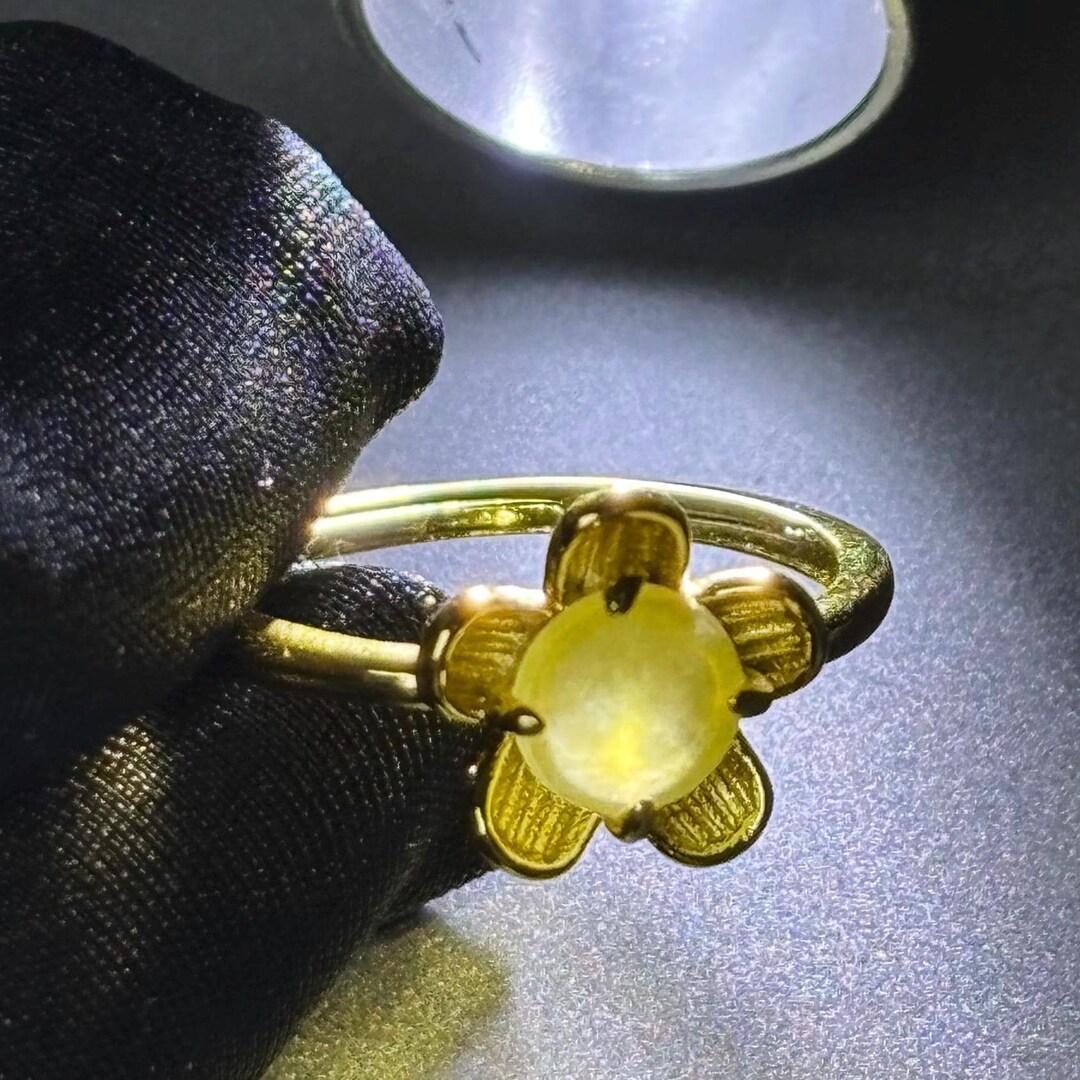 Natural Yellow Jadeite Jade Ring / Diamond Cuts Flower Set Type A /icy ...