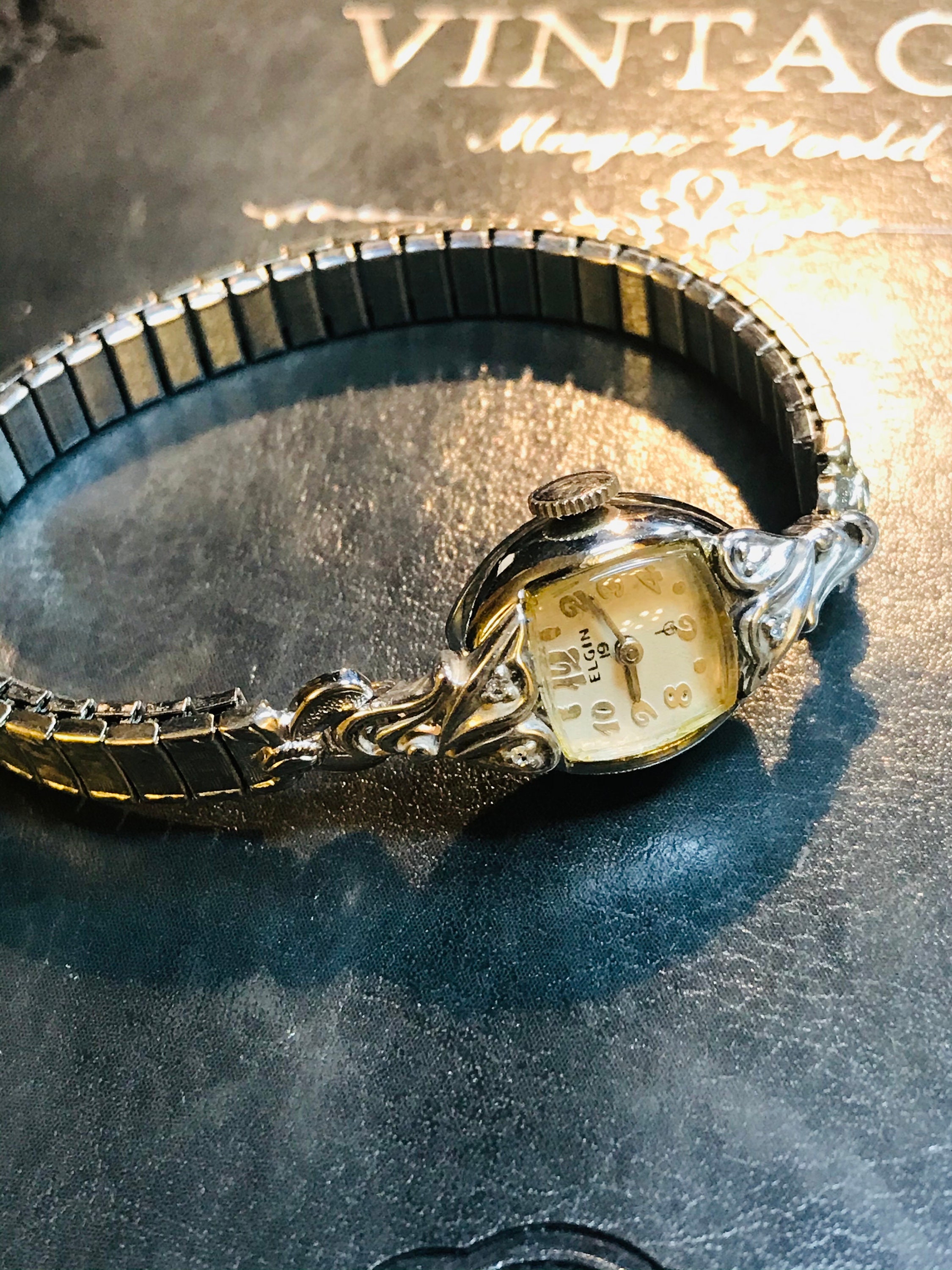 Elgin Vintage Antique Ladies Watch 1950s Top Cosmetics Elgin Vintage Antique Ladies Watch 1950s Top Cosmetics