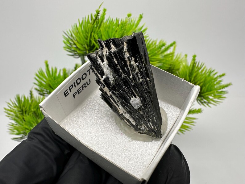 Very Rare Epidote From Peru,stunning Green Epidote,wholesale Epidote ...