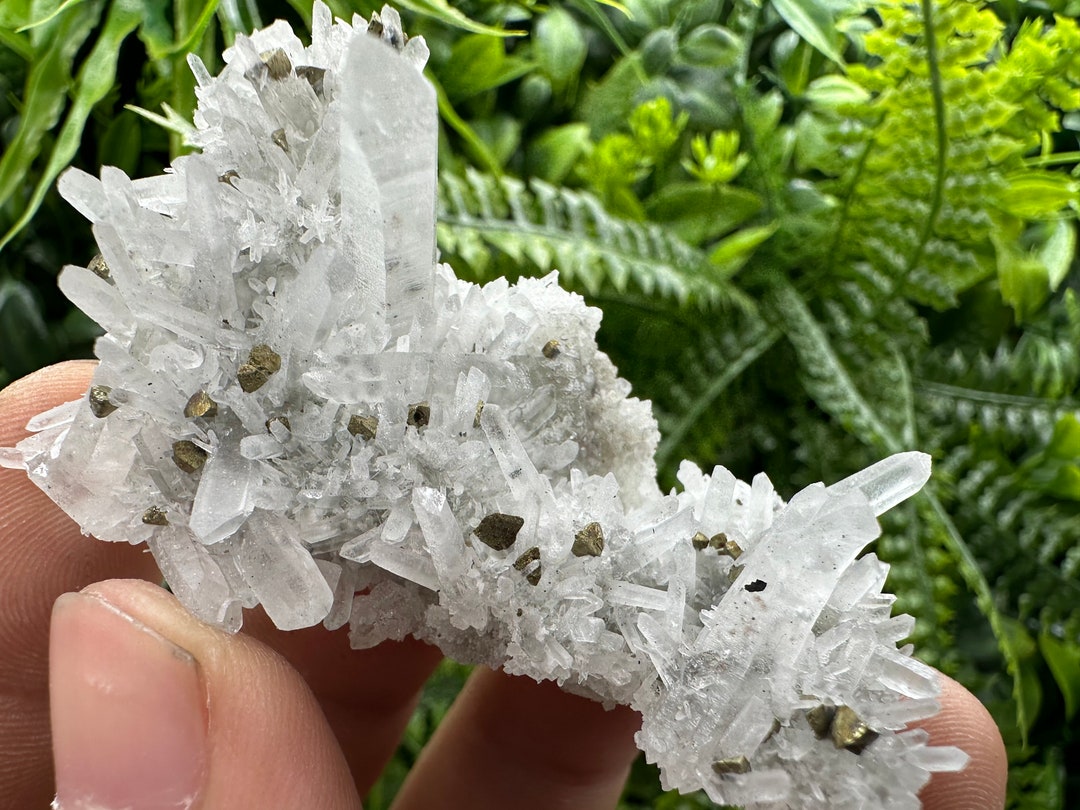 Amazing Transparent Quartz Whit Golden Chalcopyrite Natural Minerals ...