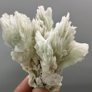 Wonderful,calcite Whit Chlorite,natural Minerals Souvenir Crystal ...