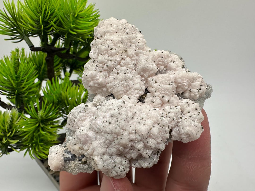 Fluorescent Pink Calcite on Quartz With Chalcopyrite - Krushev Dol ...