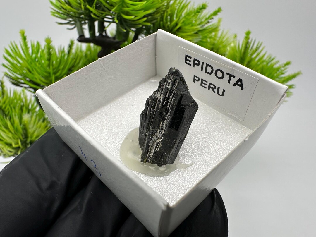 Very Rare Epidote From Peru,stunning Green Epidote,wholesale Epidote ...