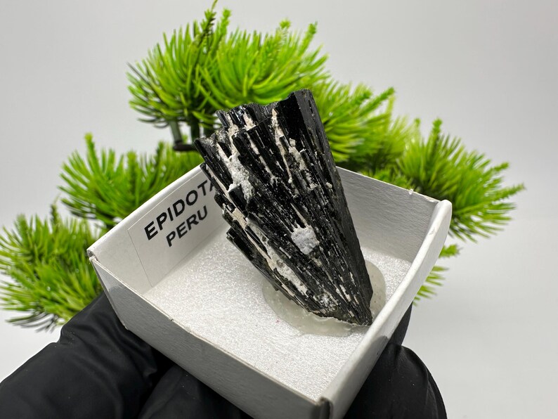 Very Rare Epidote From Peru,stunning Green Epidote,wholesale Epidote ...