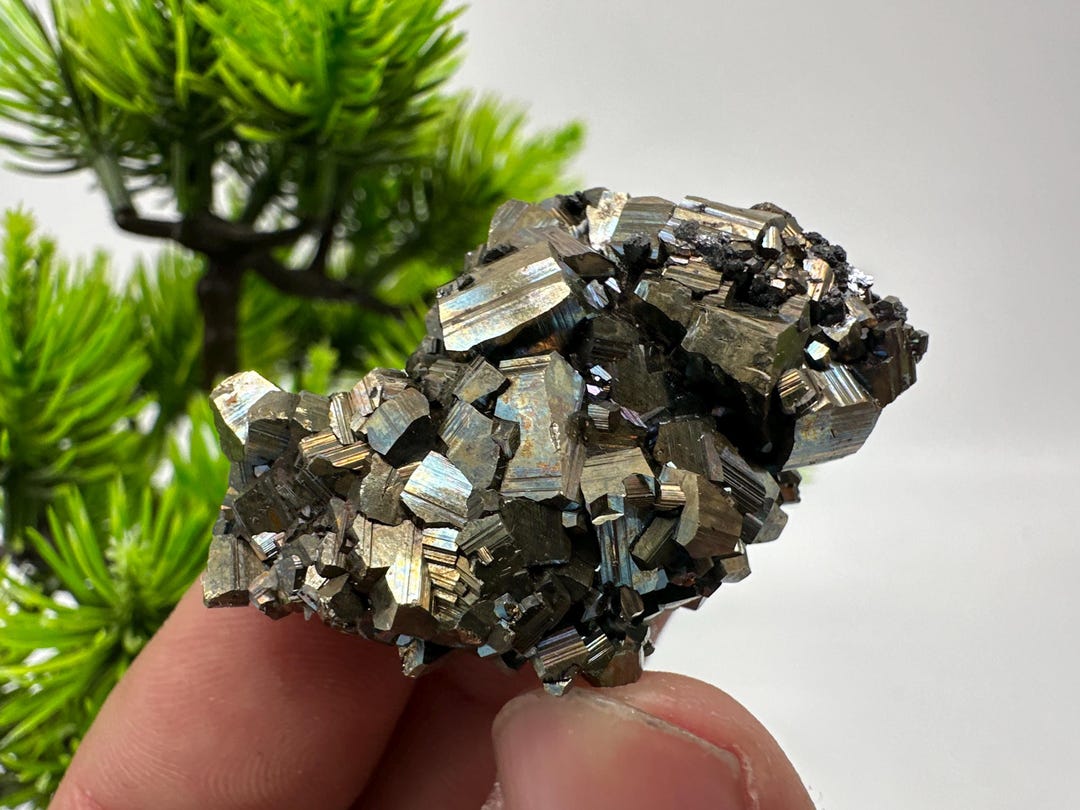 Stunning Rainbow Pyrite on Sphalerite,natural Minerals Souvenir Crystal ...