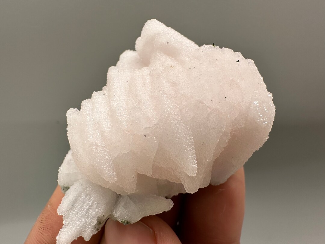 Mangano Calcite Crystal: UV Reactive Mineral Specimen, Bulgaria - Etsy