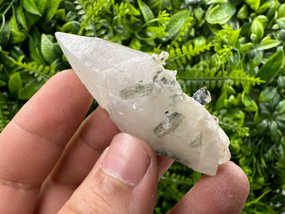 Rare Amazing Fluorescent Mangano Calcite on Quartz Whit Chlorite ...