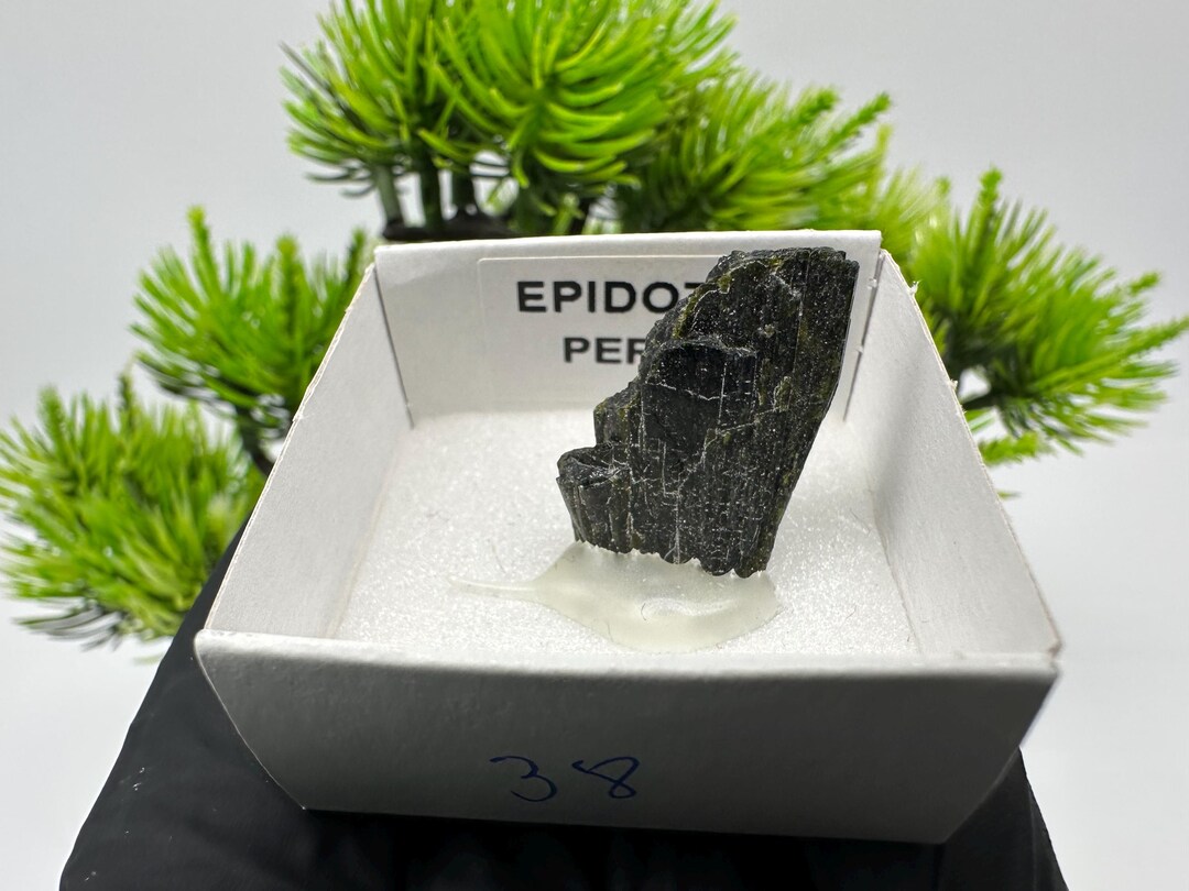 Very Rare Epidote From Peru,stunning Green Epidote,wholesale Epidote ...