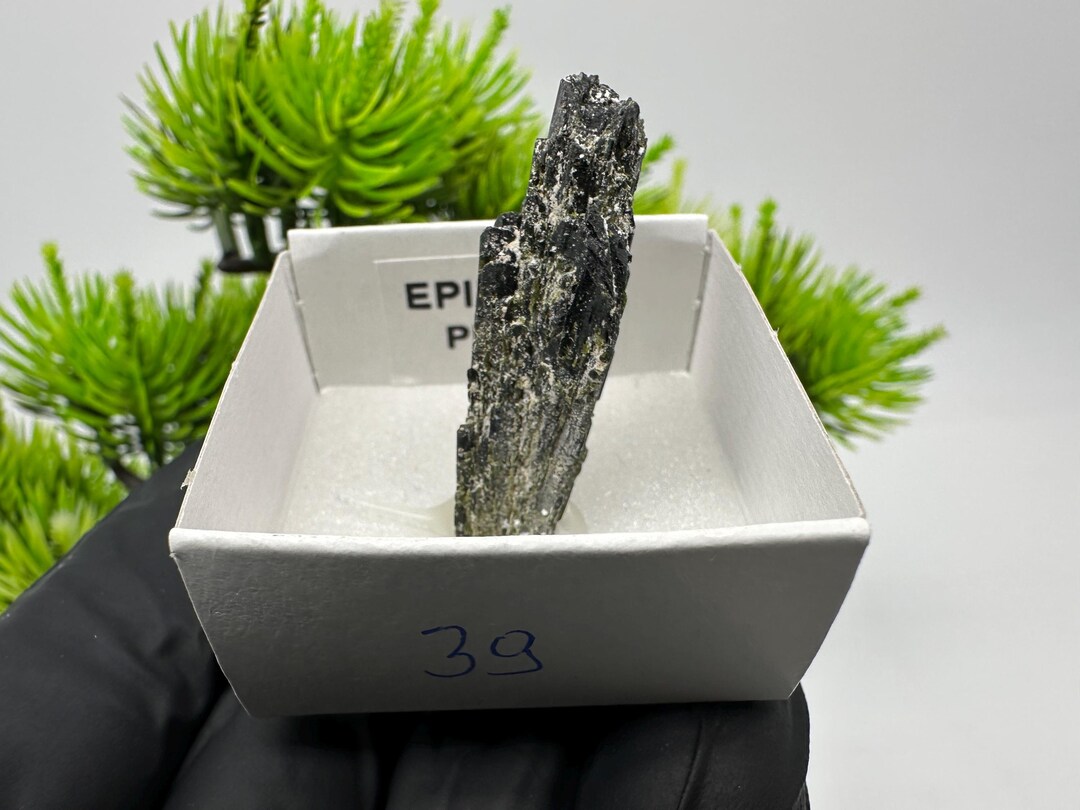 Very Rare Epidote From Peru,stunning Green Epidote,wholesale Epidote ...
