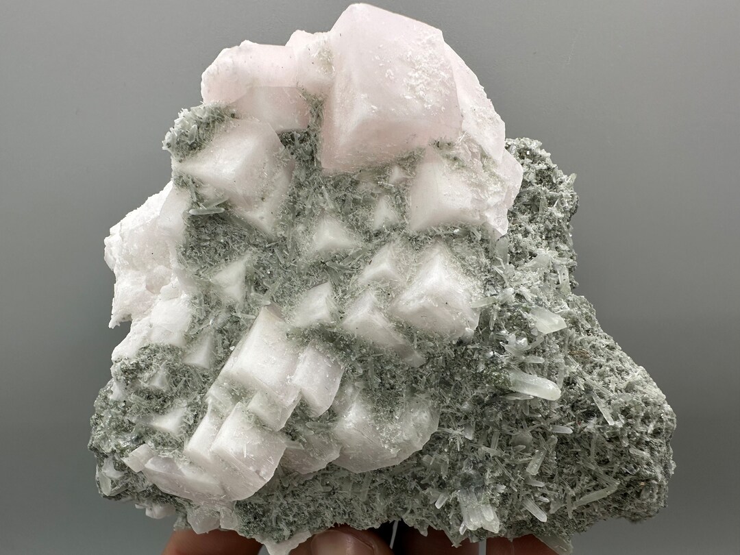 Wonderful Calcite on Quartz Whit Chlorite Natural Minerals Souvenir ...