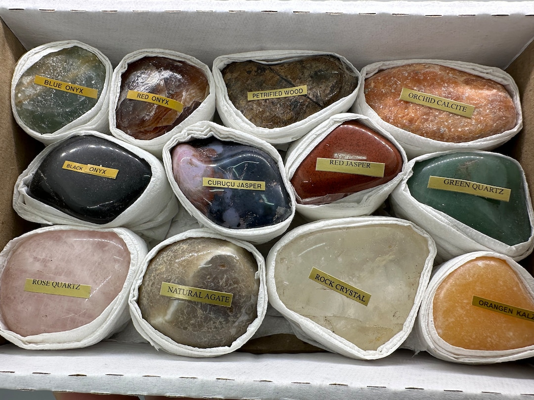 Wonderful Set of 12 International Crystals,minerals,flat Minerals,flat ...
