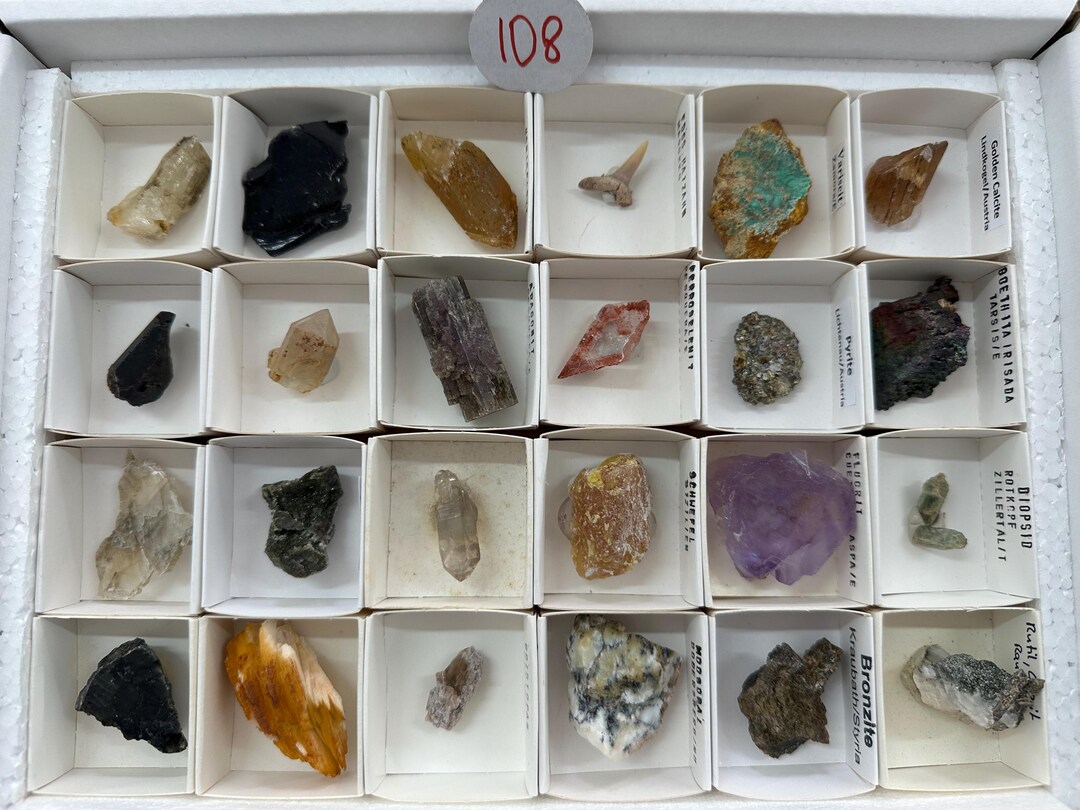 Set of 24 Different International Crystals,minerals,flat Minerals,flat ...