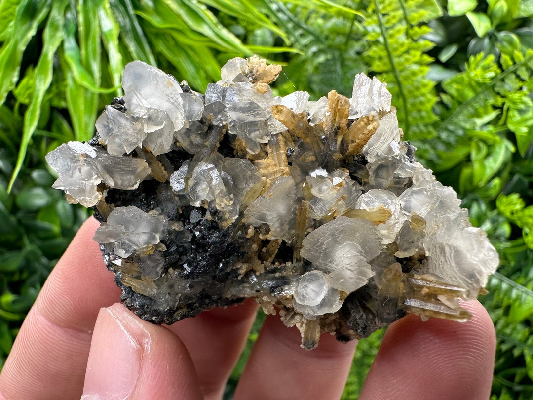 Perfect One Lovely Piece Transparent Quartz Whit Calcite (dolomite ...