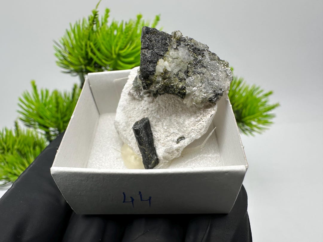 Very Rare Epidote From Peru,stunning Green Epidote,wholesale Epidote ...