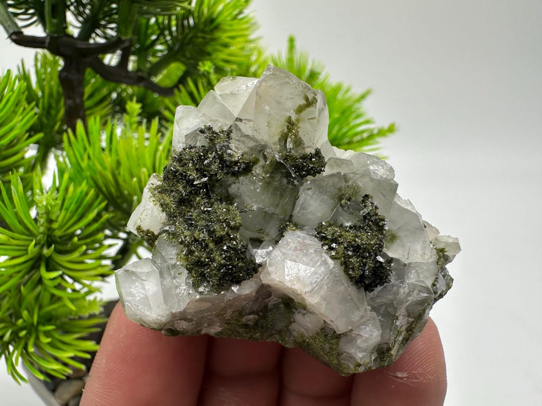 Stunning ,epidote With Quartz From Hakkari Turkey,rainbow Epidote ...