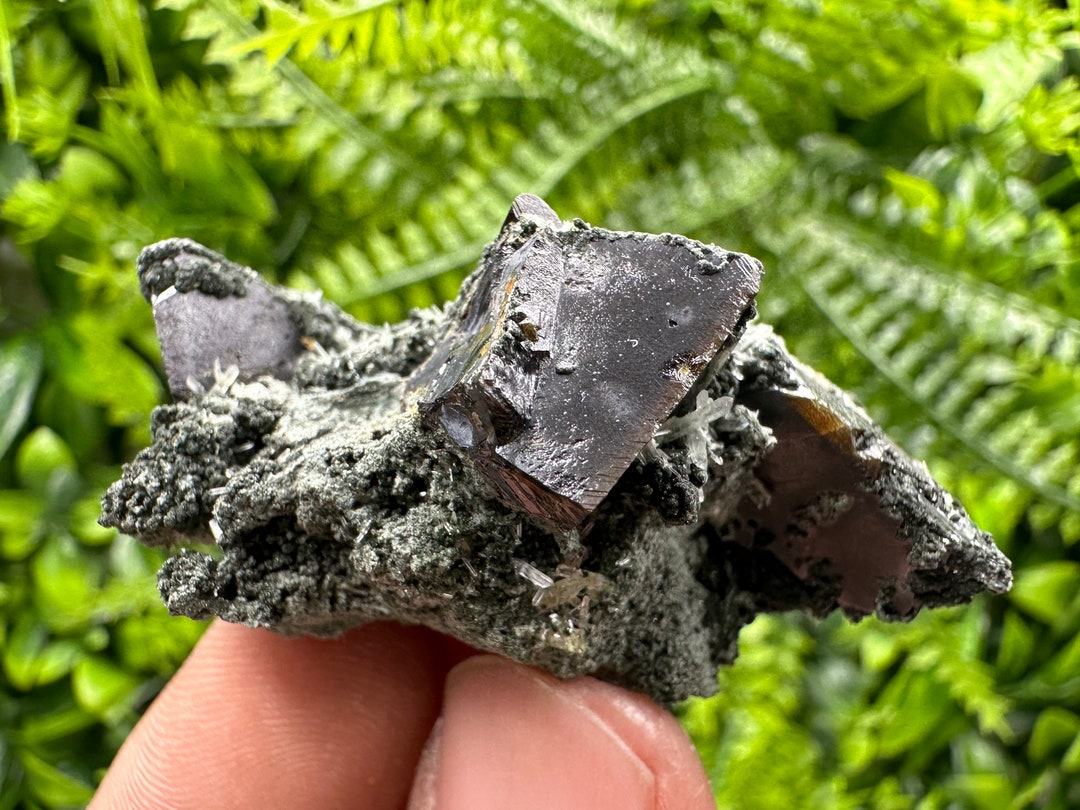 A Rare and Very Aesthetic Cabinet-size Specimen Sphalerite Crystals ...