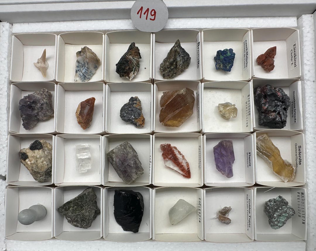 Set of 24 Different International Crystals,minerals,flat Minerals,flat ...