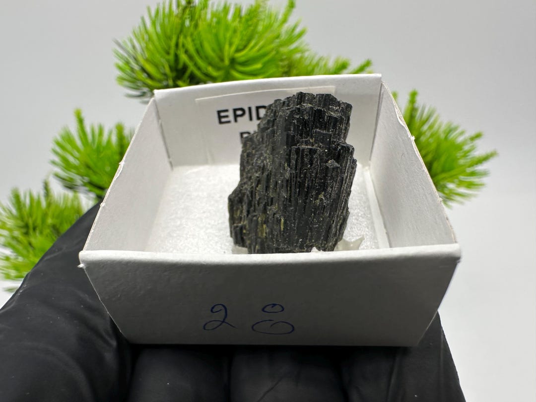 Very Rare Epidote From Peru,stunning Green Epidote,wholesale Epidote ...