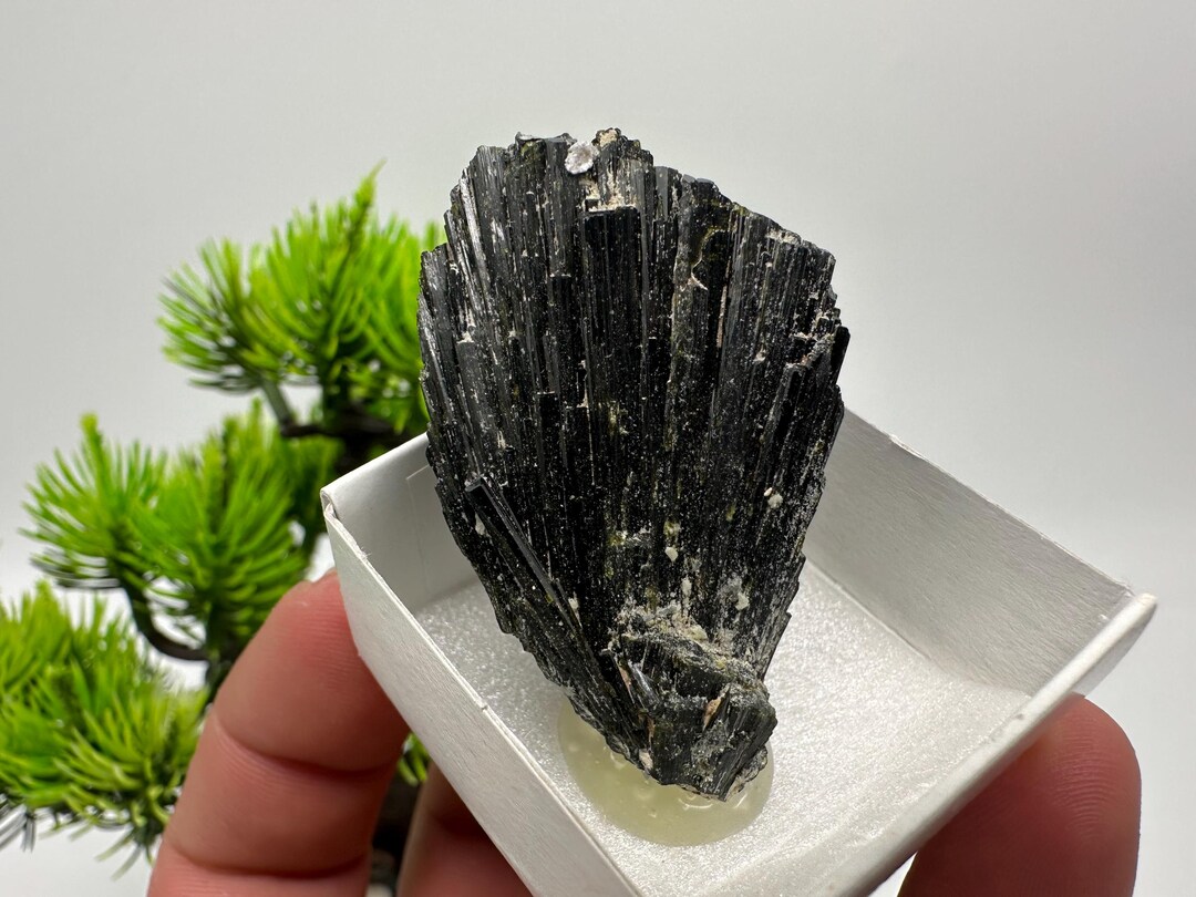 Very Rare Epidote From Peru,stunning Green Epidote,wholesale Epidote ...
