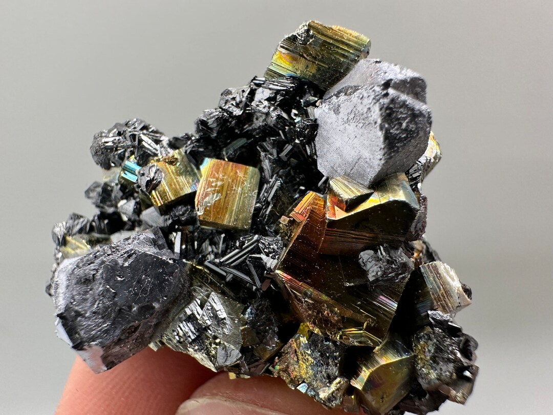 Stunning Colour Pyrite on Sphalerite Natural Minerals Souvenir Crystal ...