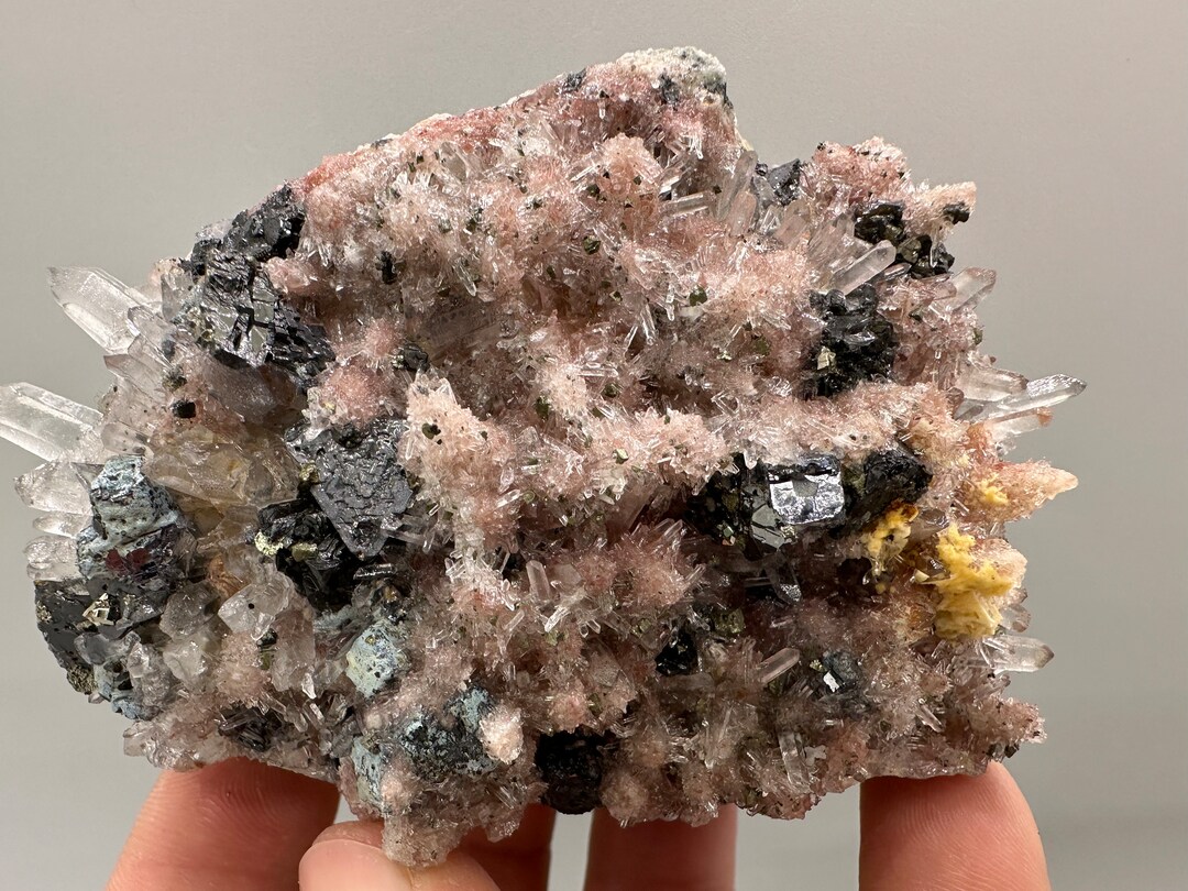 Stunning Chalcopyrite,sphalerite on Red,pink Colour Quartz Inclusions ...