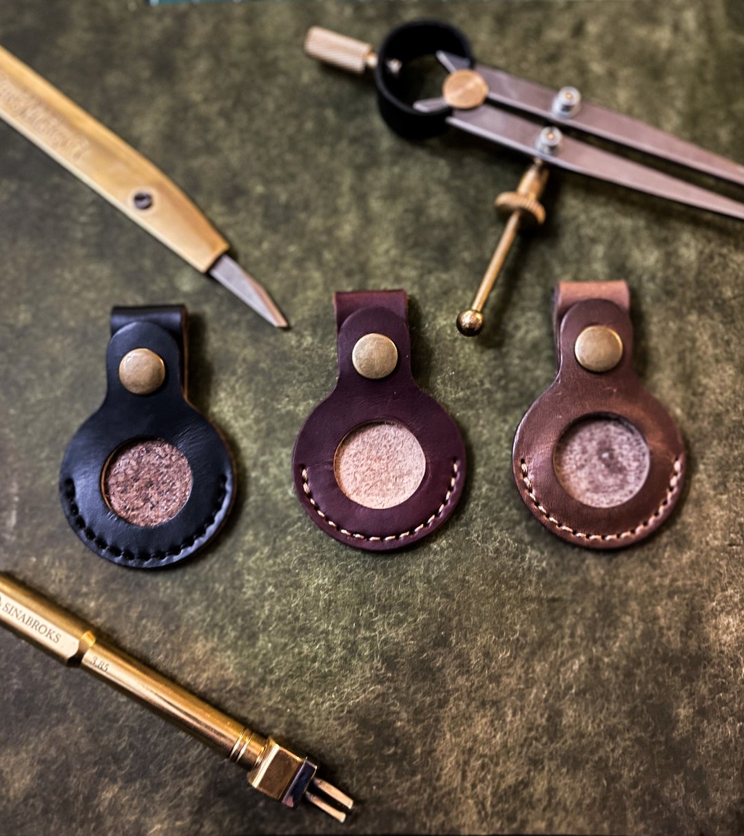 The Sundial Apple AirTag Keychain - Etsy