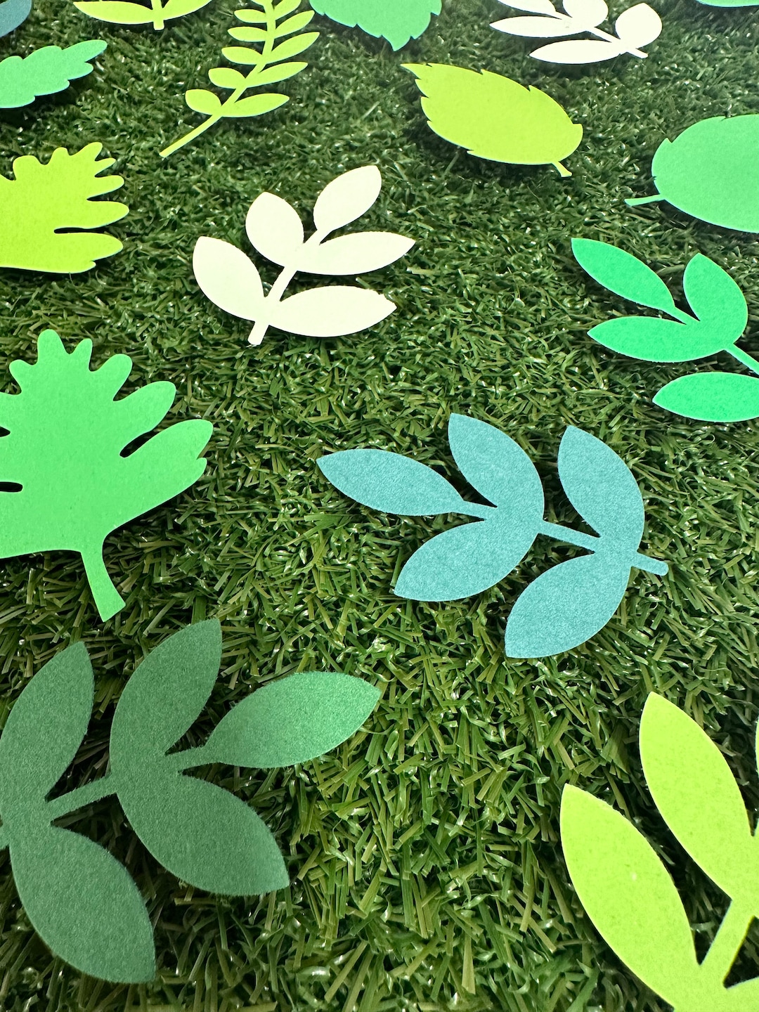 20 Green Paper Leaves Jungle Party, Nursery Wall Decorations, Wedding ...