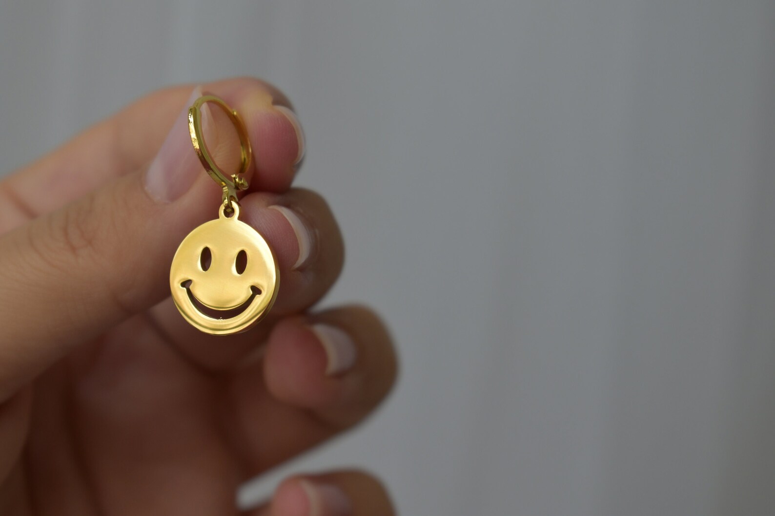 Gold Smiley Face Necklace Smily Smile Face Earrings Emoji Pendant Gold ...