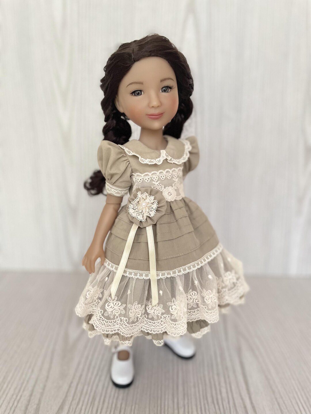 Classic Dress for Ruby Red Fashion Friends Dolls Vintage-inspired Dress ...