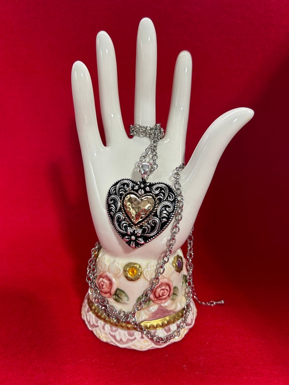 Metal heart necklace store