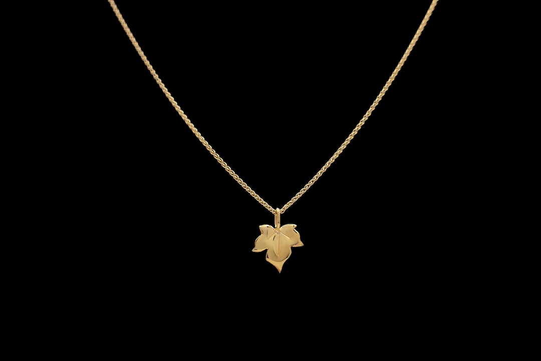 Solid 18ct Gold Ivy Leaf Necklace - Wilde Flower. Real Gold Hallmarked ...