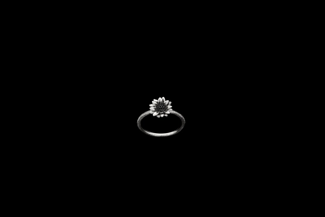 Sunflower Stacking Ring - Wilde Flower. Small Silver Sunflower Ring ...