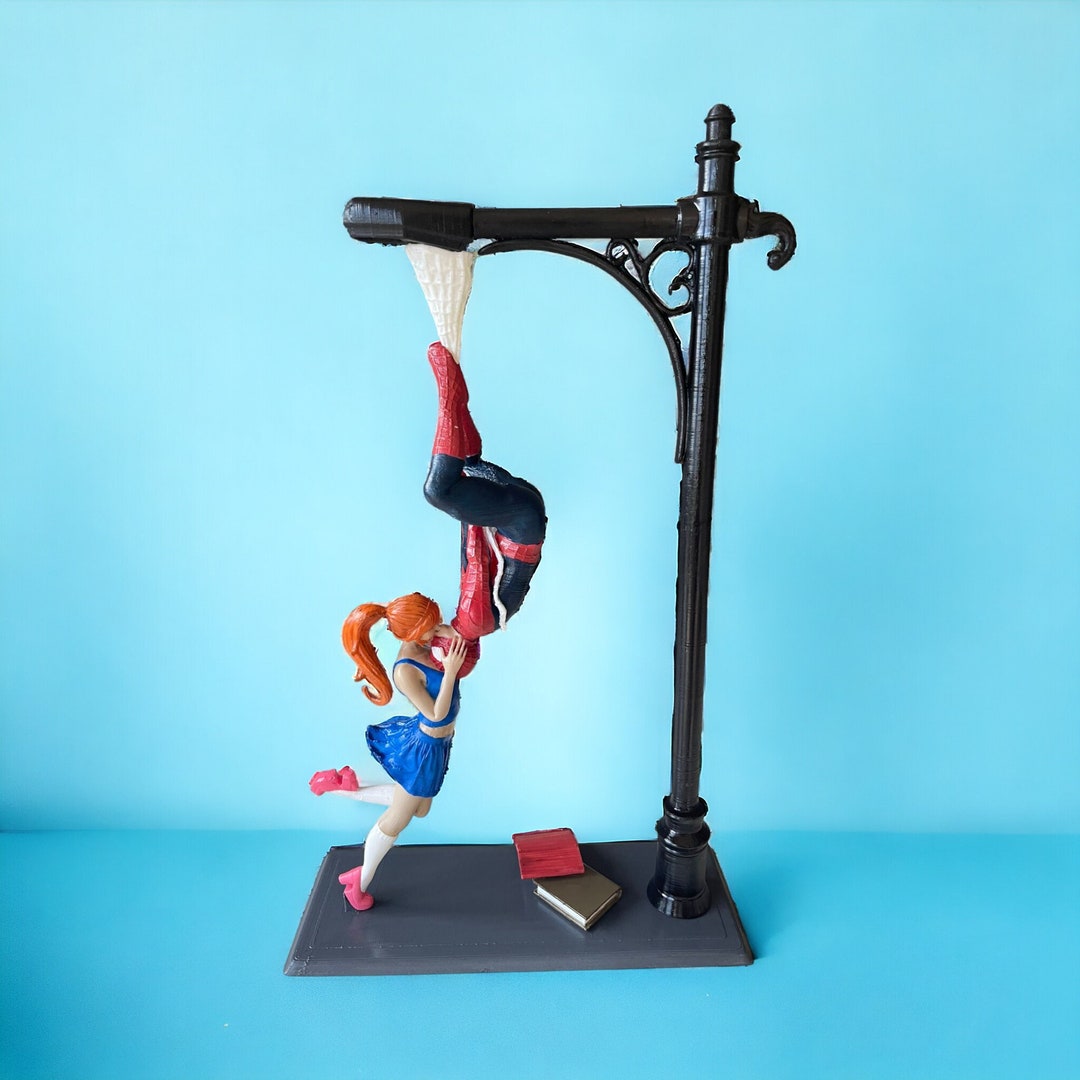 Spiderman & Mary Jane Kiss Upside Down, Diorama, Gamer Gift, Valentine ...