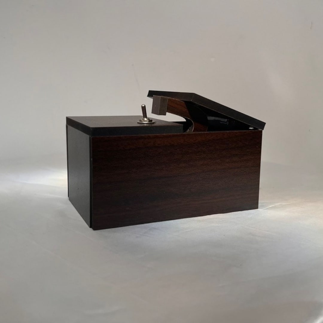 Useless Box - Don’t Touch Me Box, Stress Relief Gag Gift, Pointless Toy ...