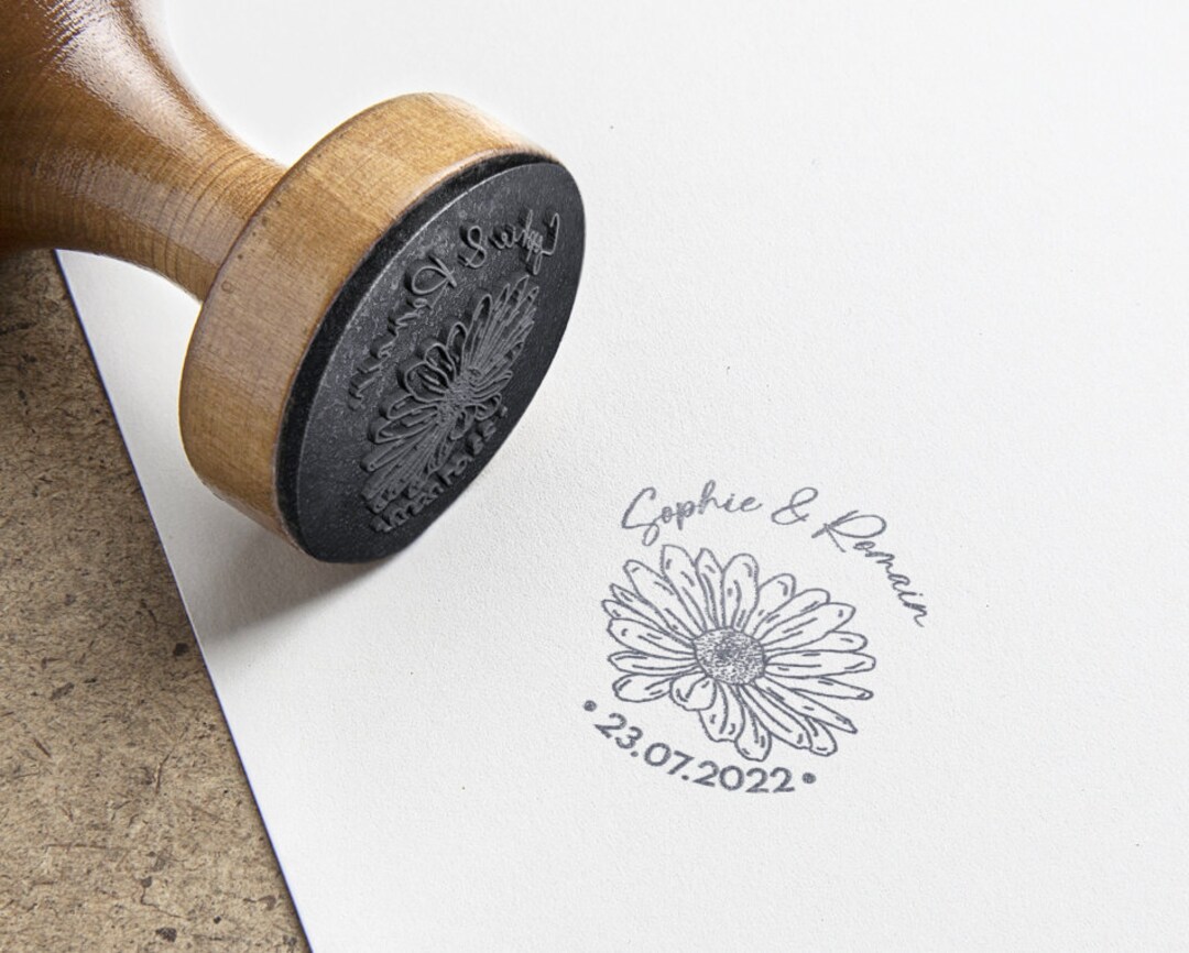 Personalized Name and Daisy Stamp. Customizable Ink Stamp for Weddings ...