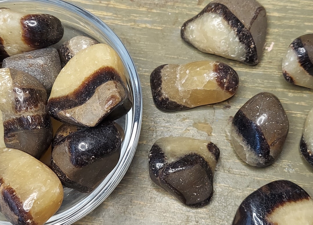 Septarian Tumbled Crystal, UV Reactive Crystals, Crystals That Glow ...