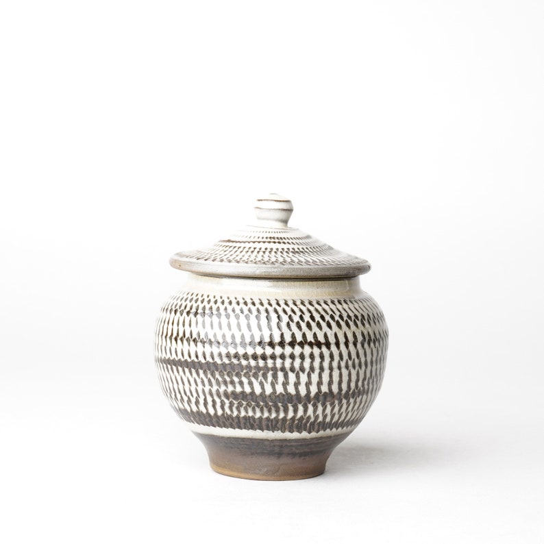 Onta-yaki Tobikanna Futamono Container - Etsy