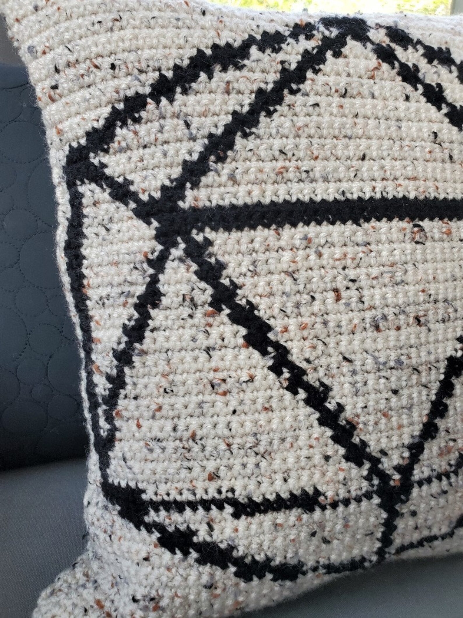 D20 Pride Flag Crochet Pillow Pattern, Dungeons and Dragons Rainbow ...