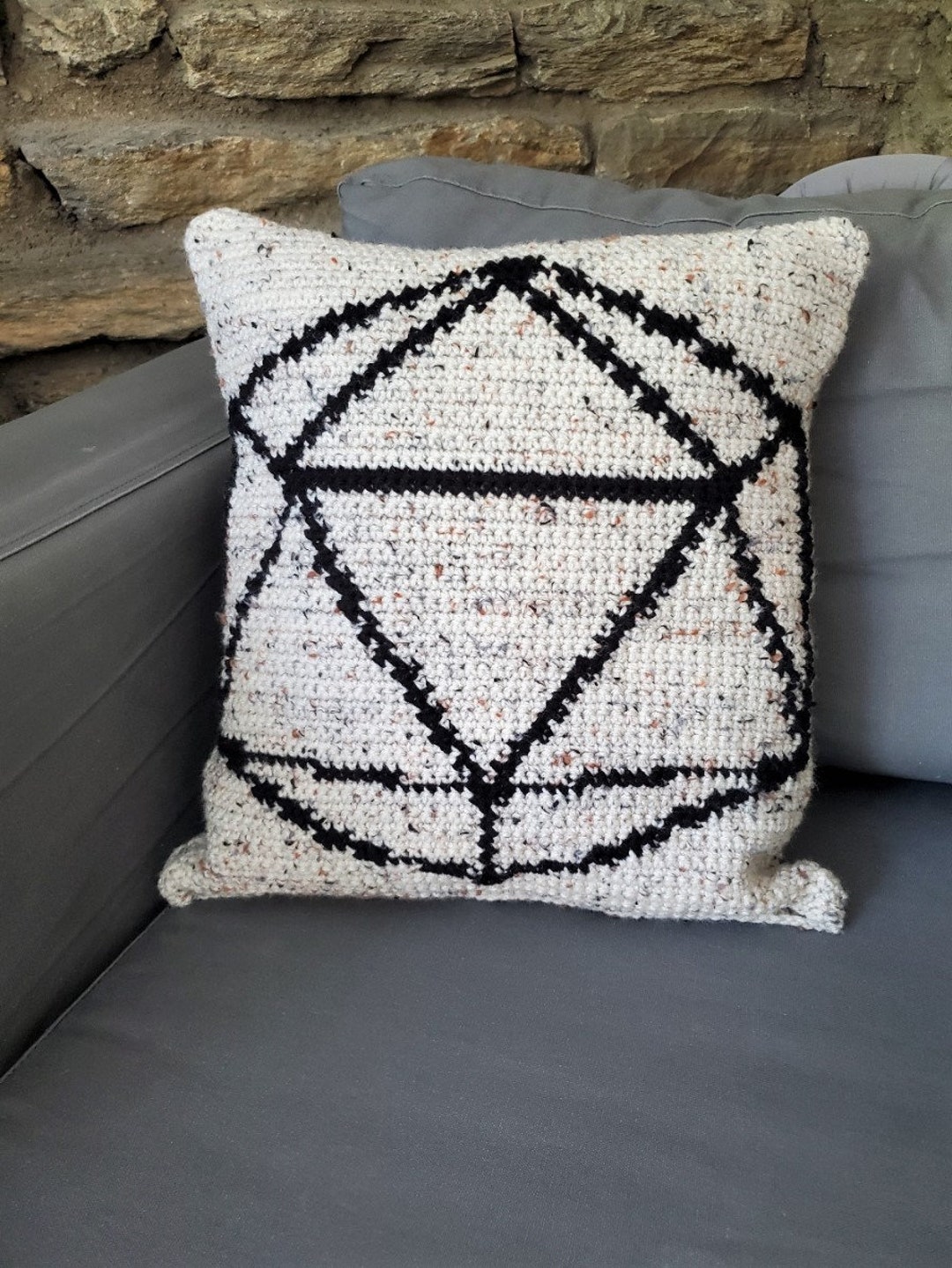 Dungeons and Dragons Crochet Pattern: D20 Outline Intarsia Crochet ...
