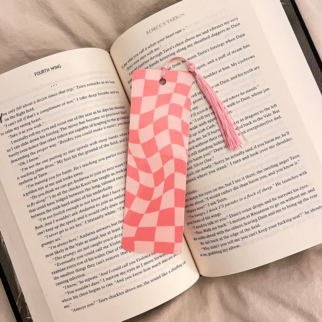 Pink Wavy Checkered Patterned Bookmark | Booktok | Book Lover Gift ...